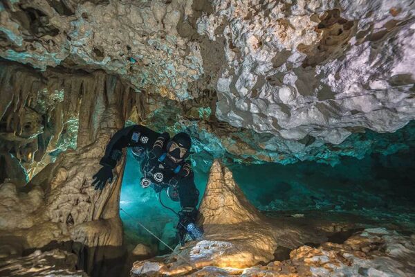 Going Beyond: Alfred Minnaar learns to cave dive - DIVE Magazine
