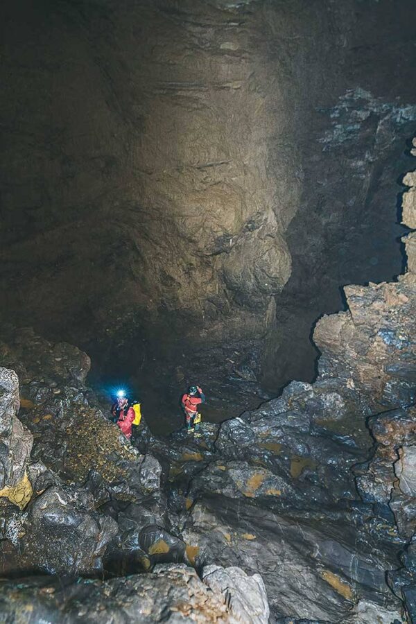 Going Beyond: Alfred Minnaar learns to cave dive - DIVE Magazine