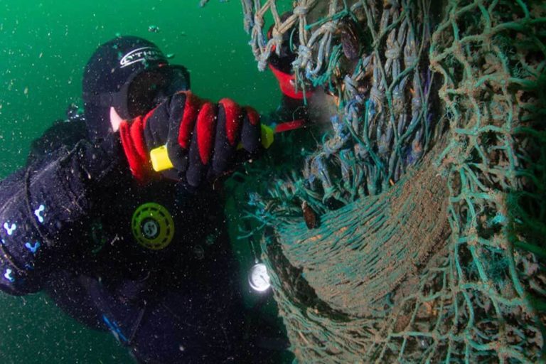 Ghost Fishing UK clean up at the Plastic Free Awards - DIVE Magazine